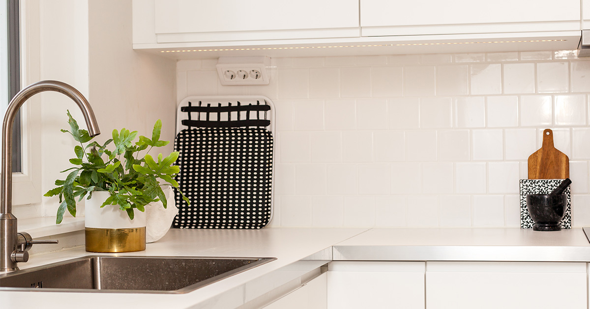 Types of kitchen splashbacks and how to maintain them